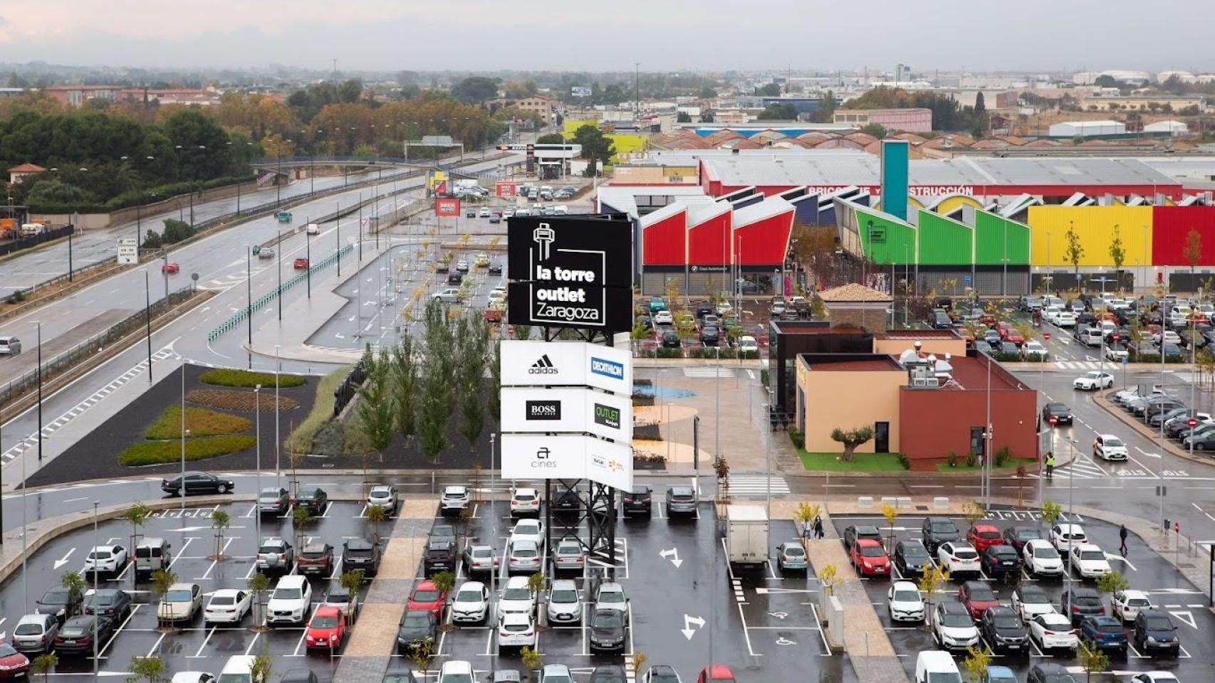 Zaragoza da un nuevo paso para legalizar La Torre Outlet frente a las ...