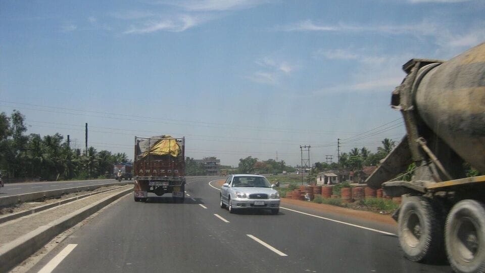 NHAI lines up 1,692 km of highways for monetization in FY27, targets ...
