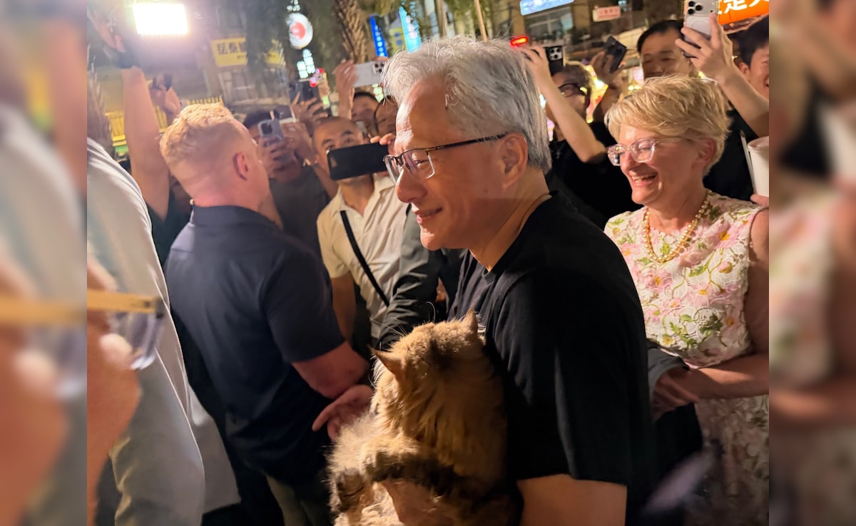 Nvidia CEO Jensen Huang offers to pay for everyone's food to skip long ...