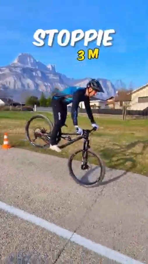 Évolution du stoppie de débutant à pro progression incroyable sur deux ...