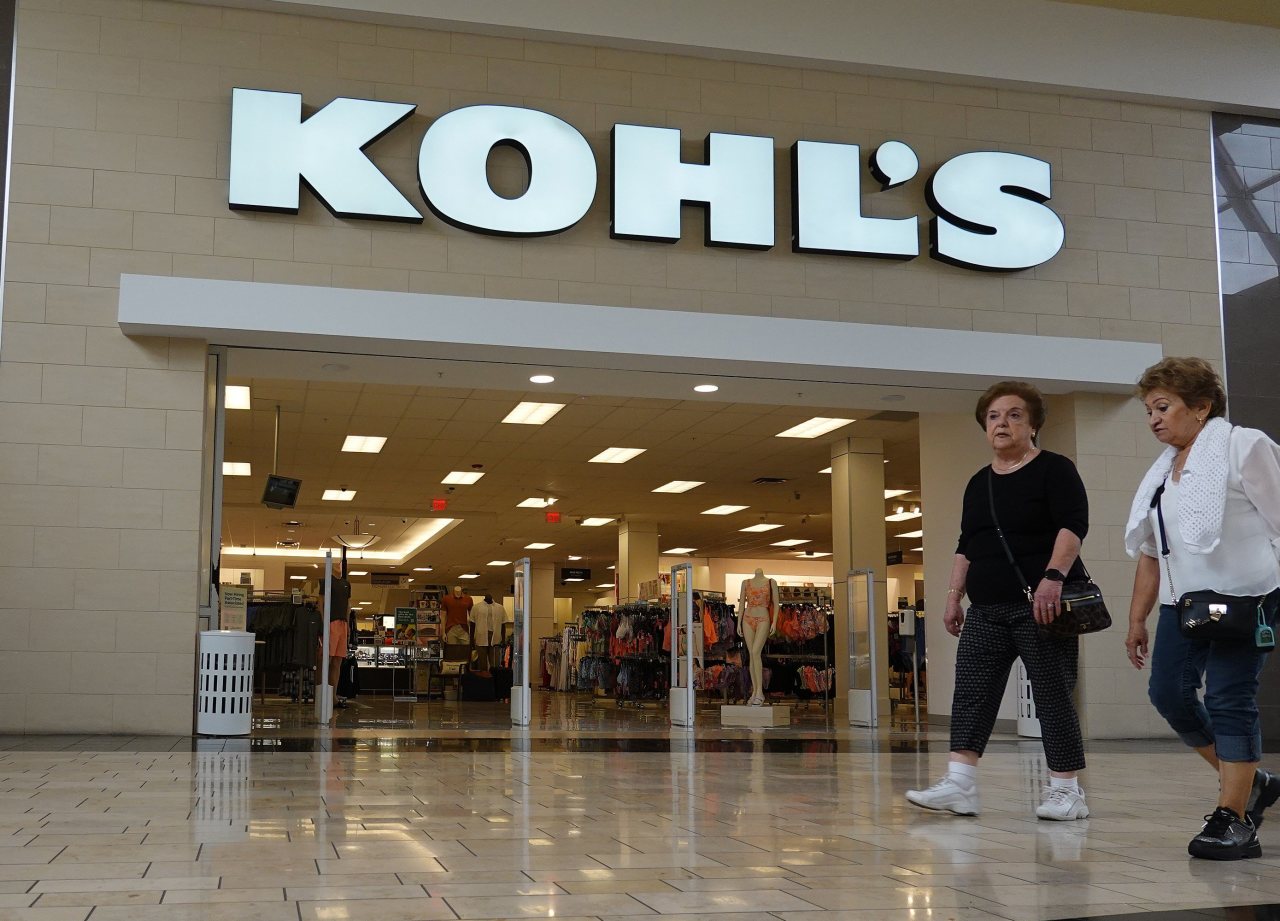 Kohl’s narrows losses as turnaround takes hold