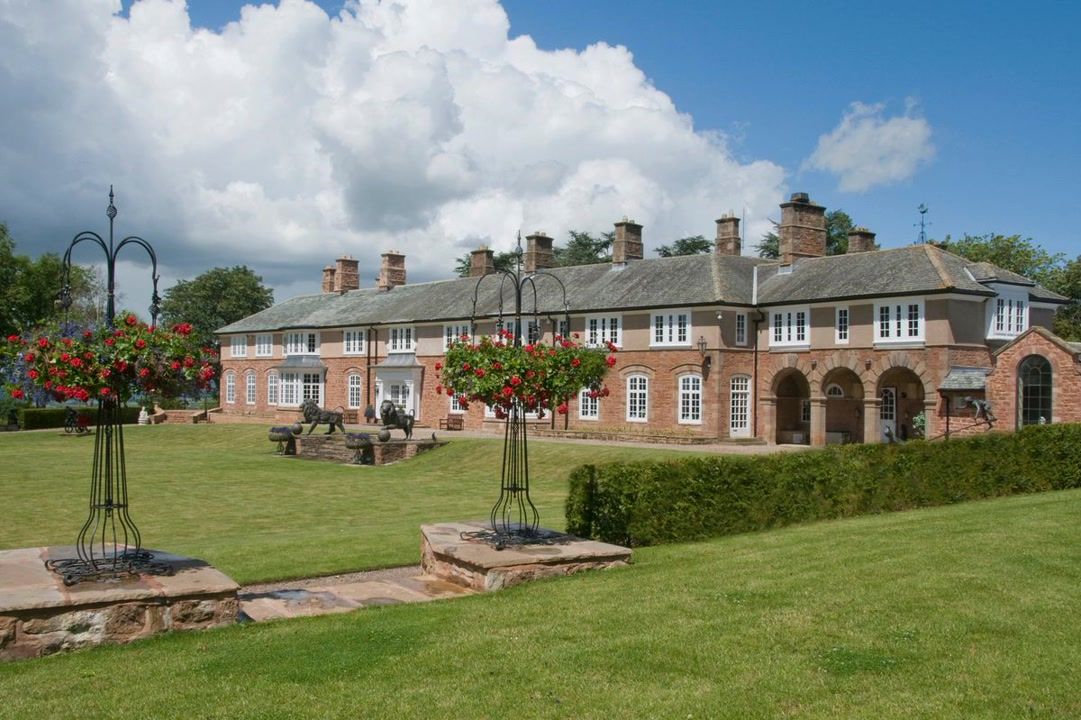 Poundland mansion gets another price cut
