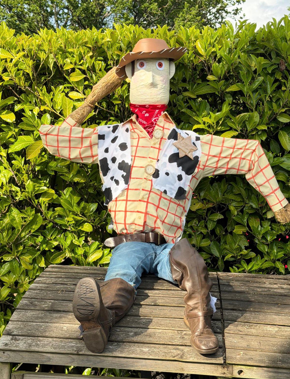 Famous faces made of straw as Bovingdon Scarecrow Festival returns
