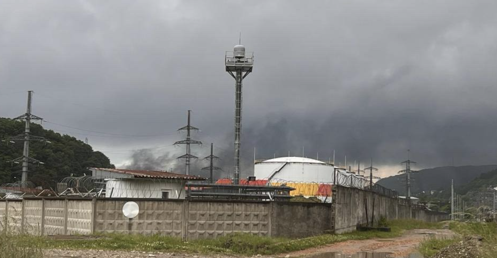 Ukraine strikes Tuapse oil refinery again, hits Russian military ...