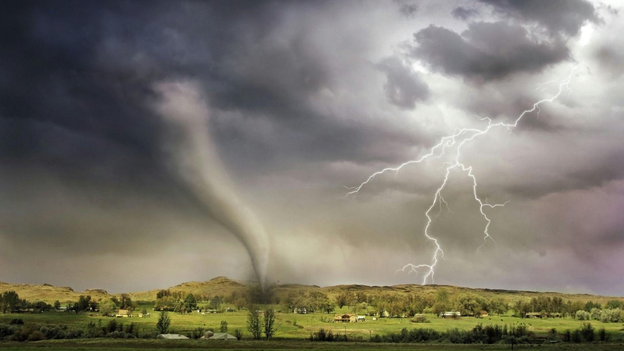 The Storm Prediction Center just reloaded the Plains severe threat for ...