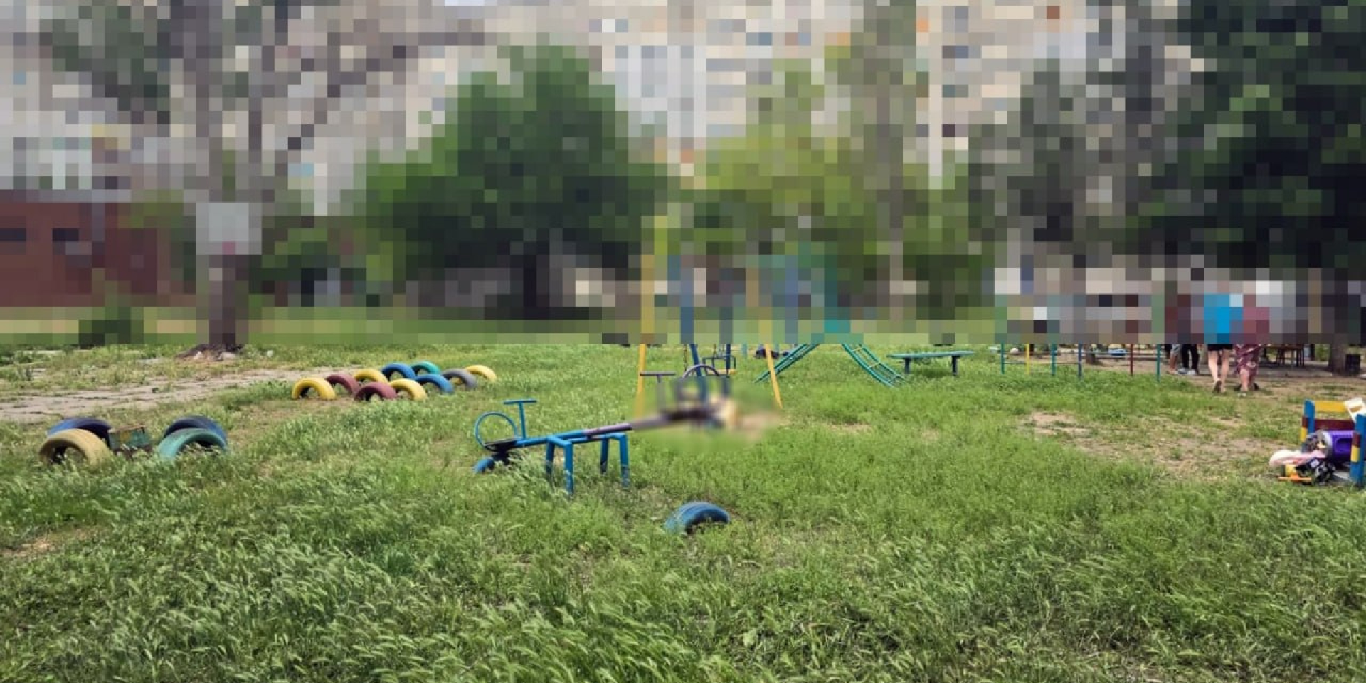 Russian MLRS attack on Kherson kills father, leaves mother and toddler ...