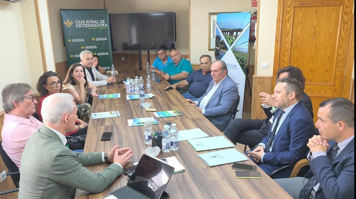 Caja Rural de Extremadura reafirma su apoyo al sector primario con la ...