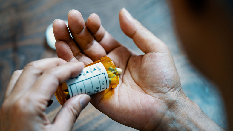 The fruit juice that could cause an overdose while taking antibiotics