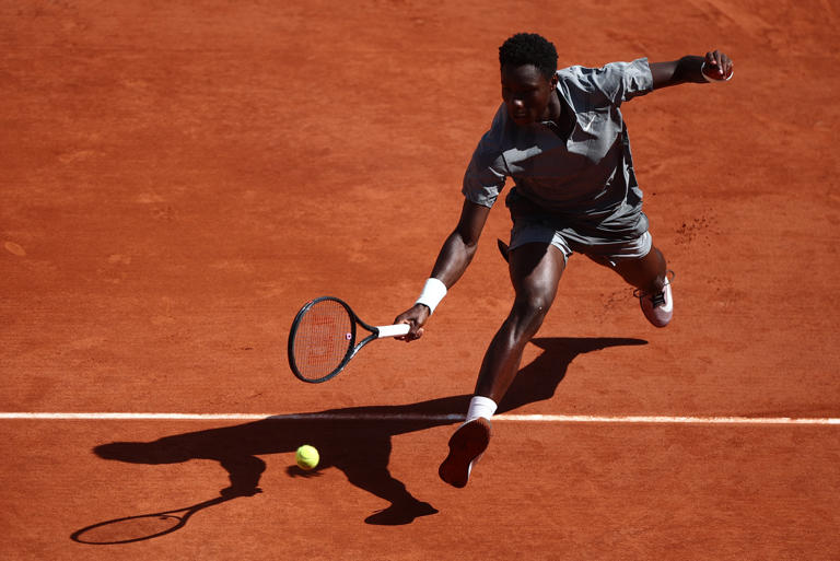 French Open favourite Sinner battles heat, Kouame bids for history