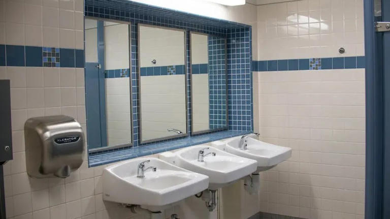 The bathroom barometer: Why a dirty restroom means you should cancel ...