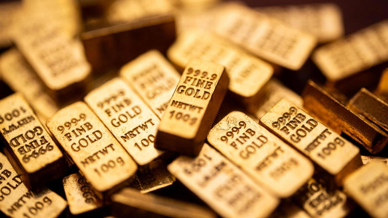Man charged with fraud over £1m gold bullion scam