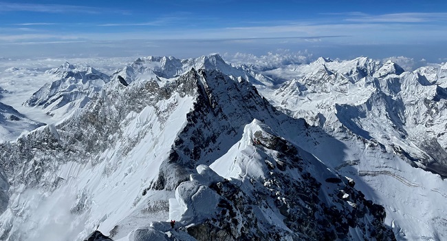 US climber smashes Everest speed record