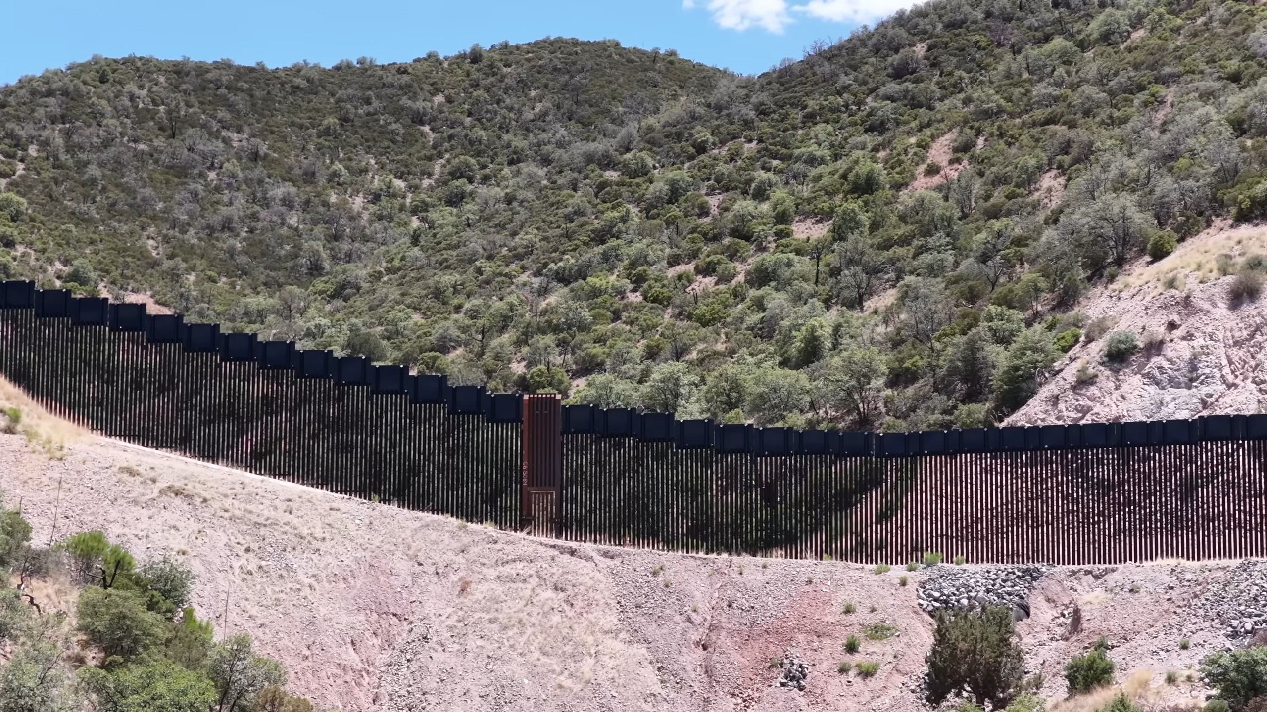 America’s border makes a massive 568-mile detour - then people started ...