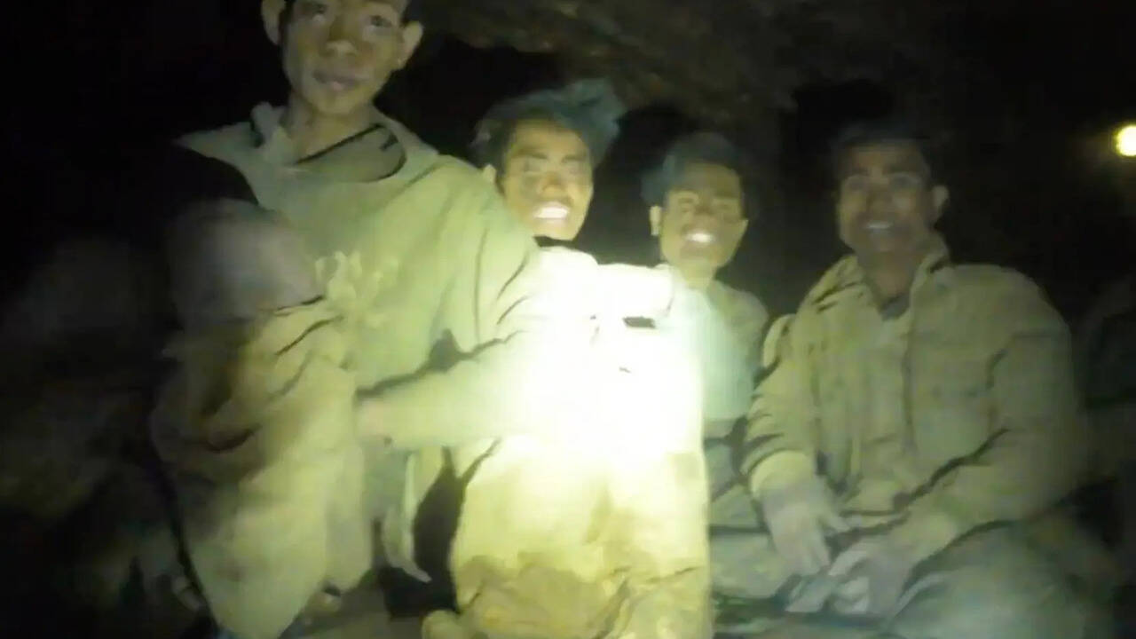 Divers locate five villagers alive in flooded cave in Laos after week ...
