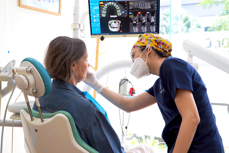 International patients came to Dr. Care for structured dental implant ...