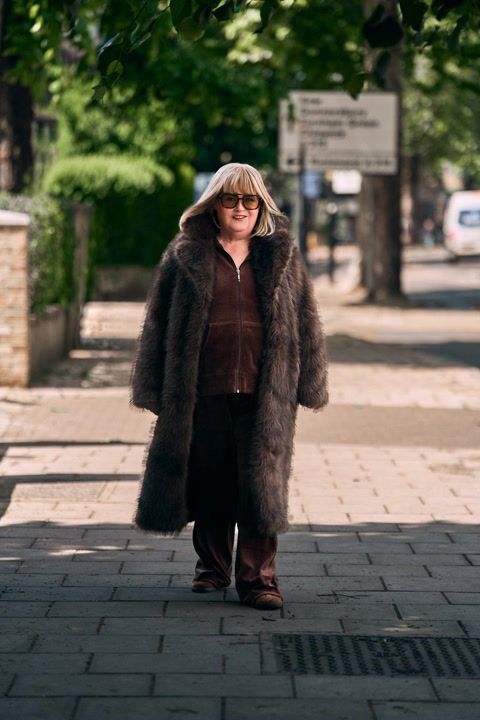Susan Boyle unveils dramatic glamorous makeover