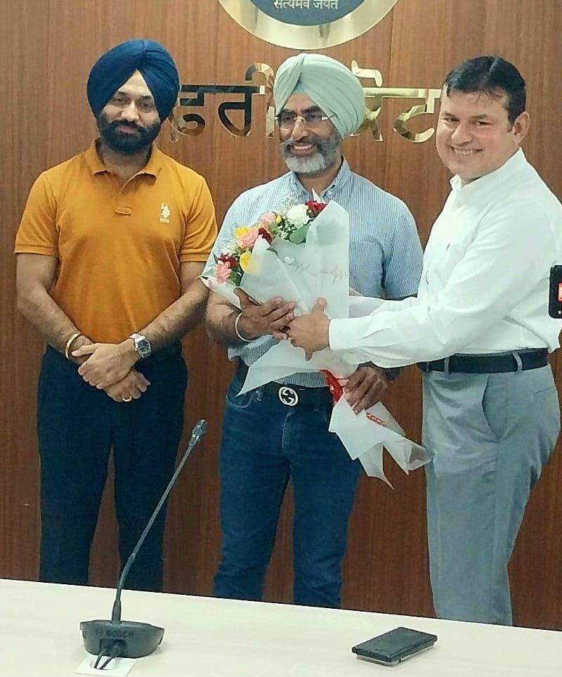Faridkot expat Ajaypal Singh Dhaliwal, who conquered Mount Everest ...