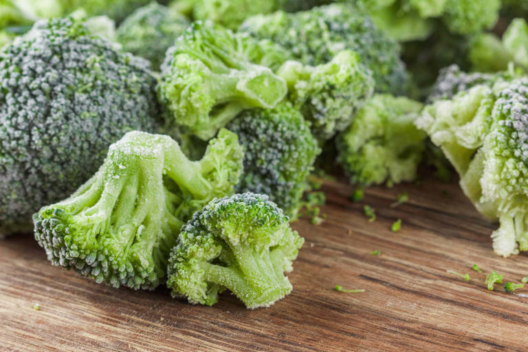 A dietitian shares 6 vegetables you should always buy frozen instead of ...