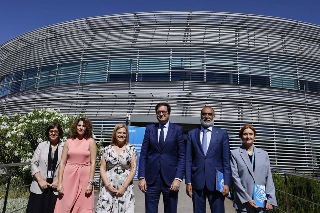 Óscar López inaugura en Valencia el Laboratorio de Gobernanza de IA ...