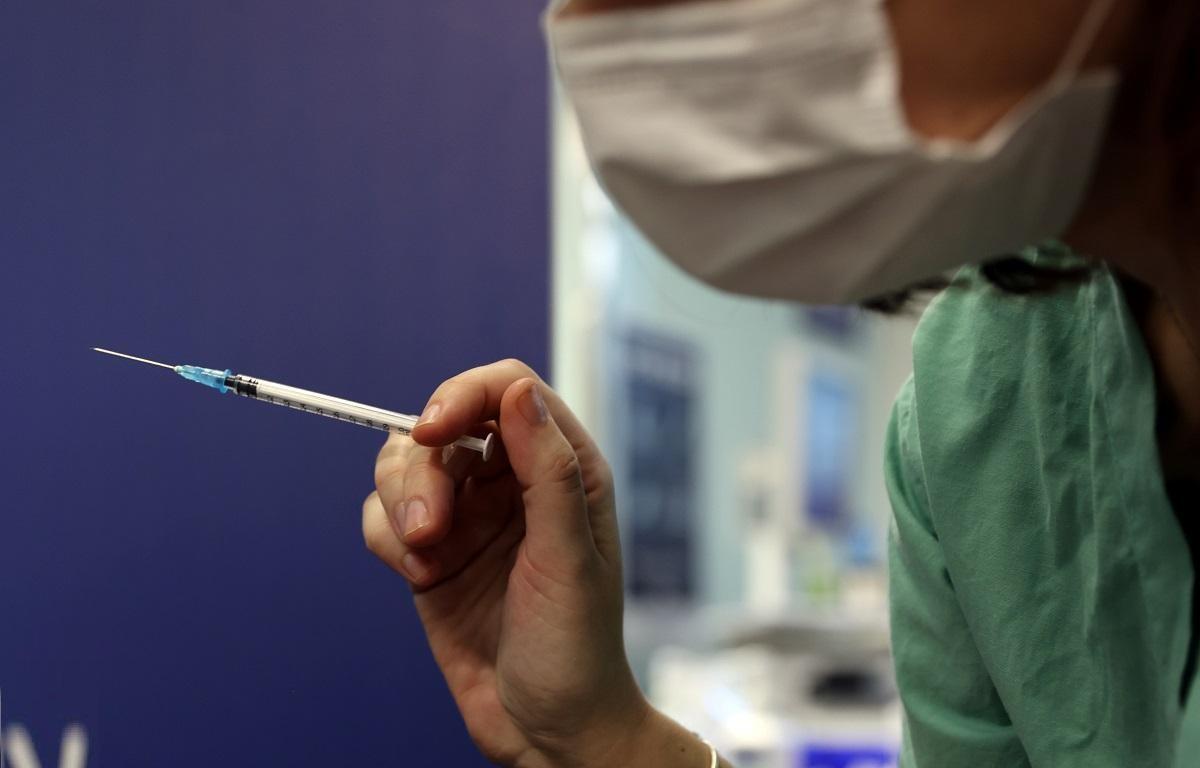 Experts push for stronger flu vaccination efforts in workplaces
