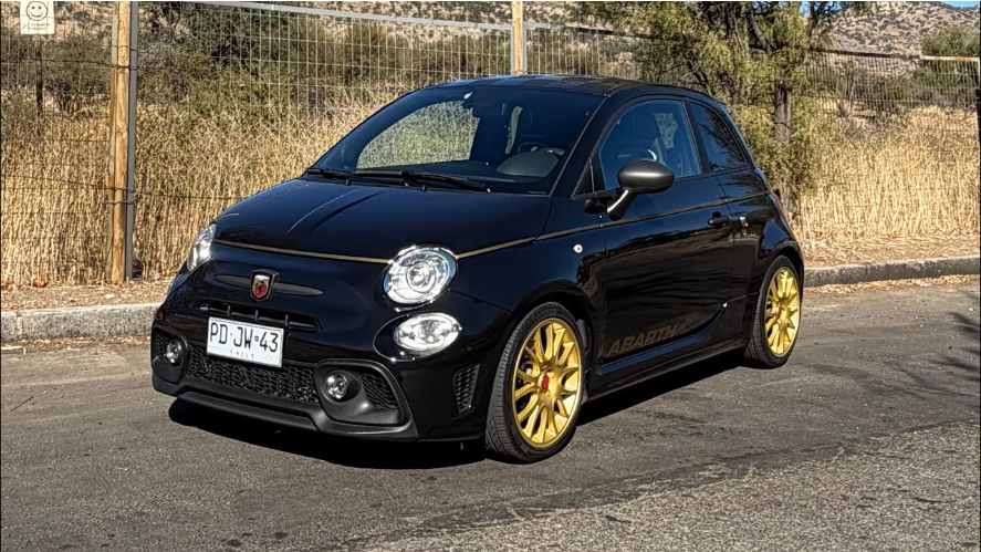 Conduciendo el Fiat 500 Abarth 595: Tamaño compacto, potencia de escorpión