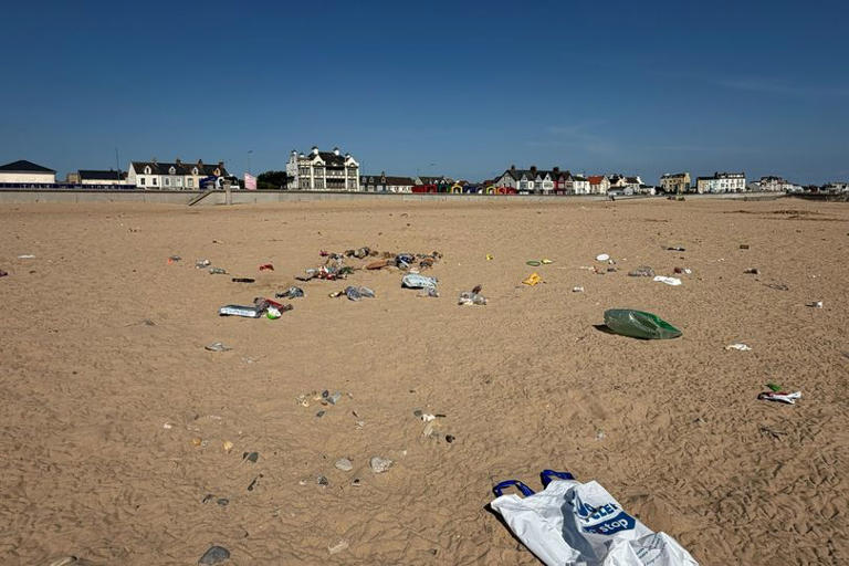 Bank holiday revellers leave award-winning Teesside beach in ...