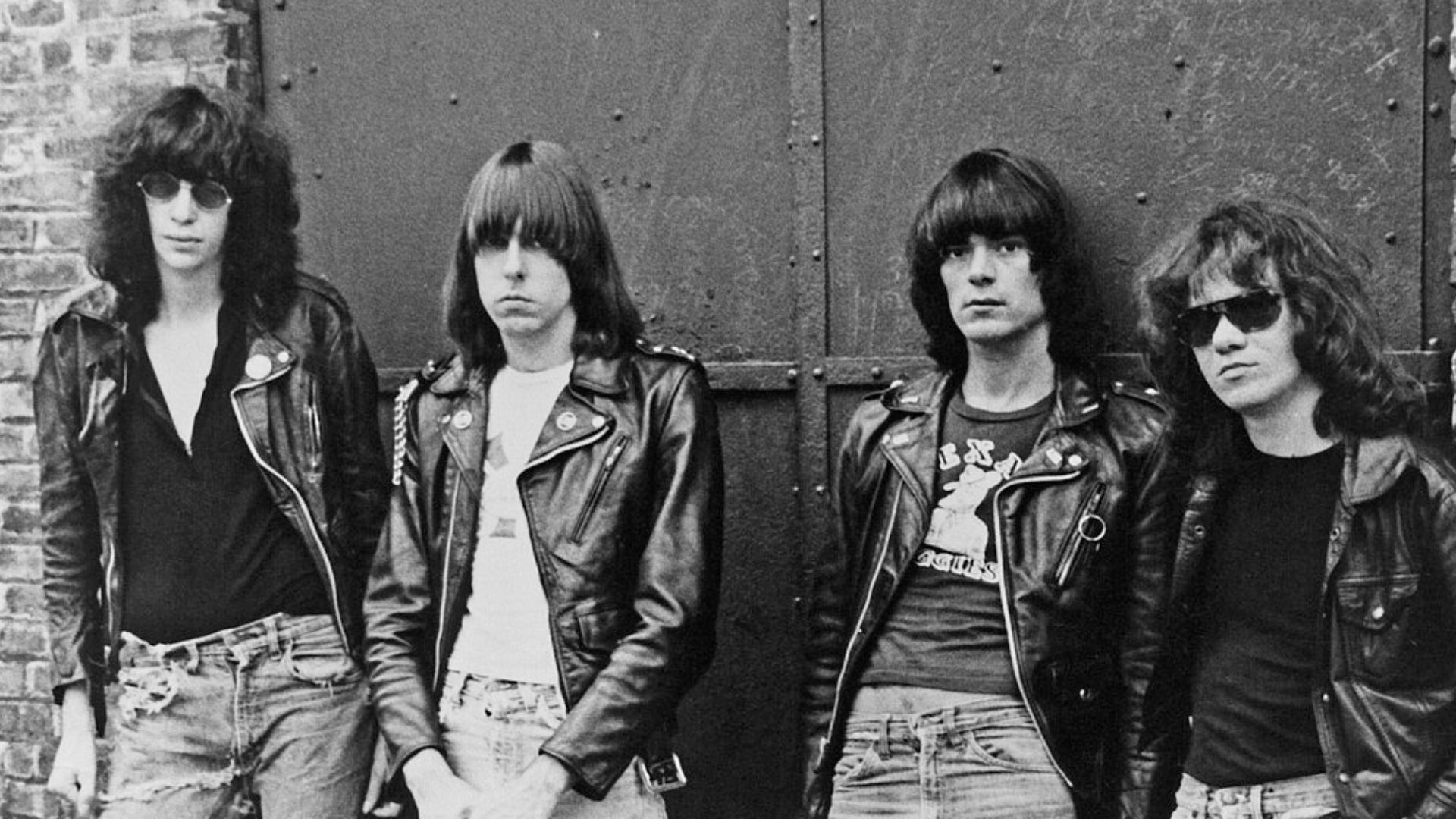 50 lat od rewolucyjnego debiutu Ramones. "Beatlesi ze świata Bizarro"