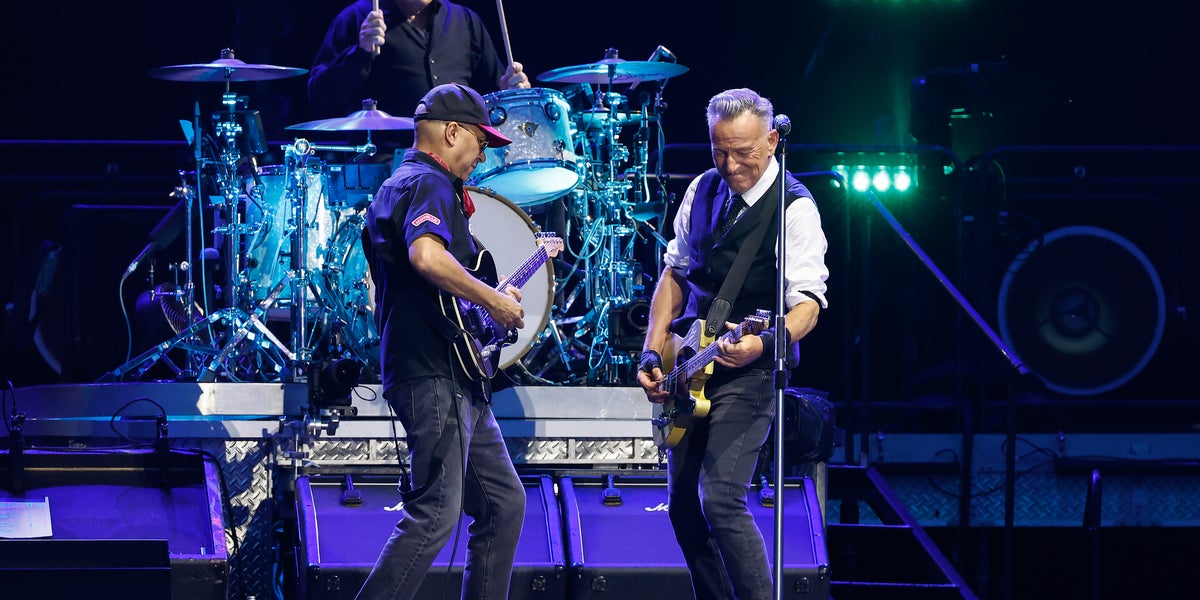 Bruce Springsteen jabs White House in DC concert, announces Power to ...