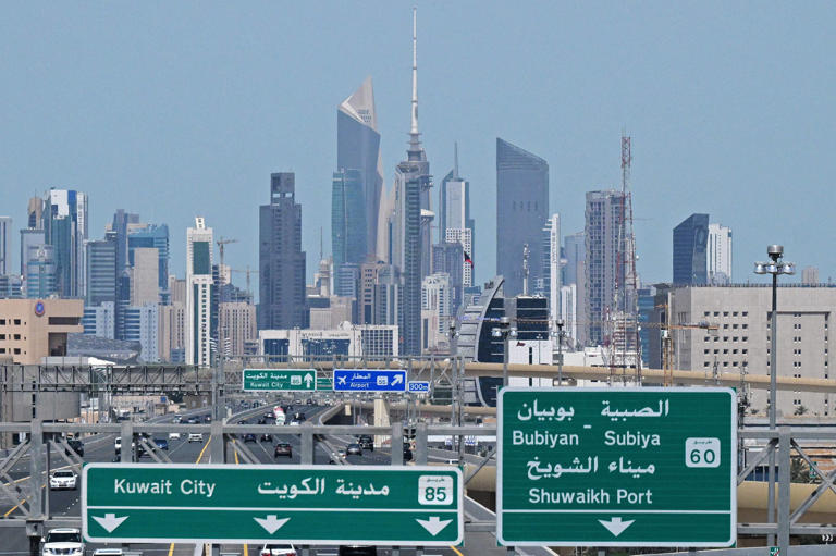 Kuwait giver Iran skylden for missilangreb og advarer om eskalering