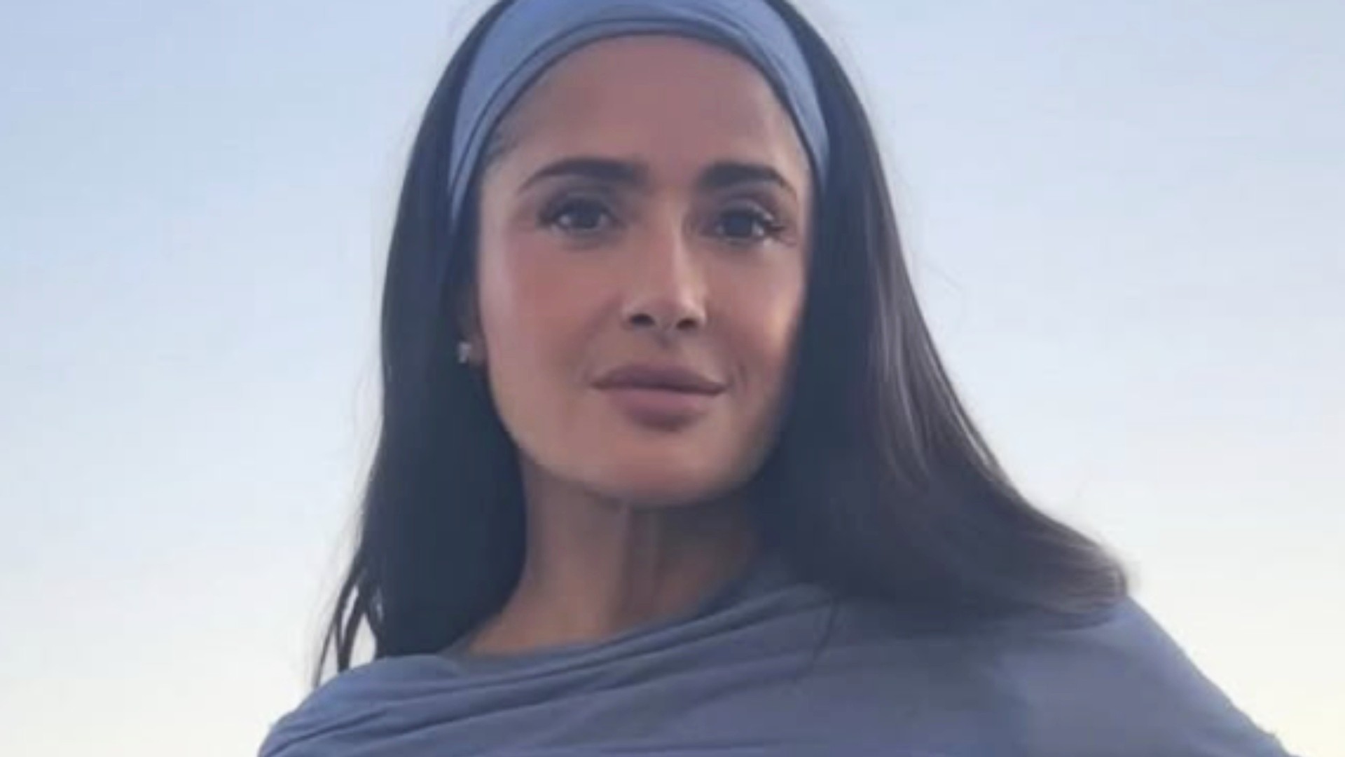 Et tidløst ikon: Som 59-årig begejstrer Salma Hayek med et retro-look