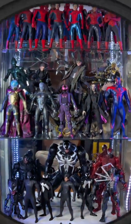 Creating my Spider Verse Hot Toys display