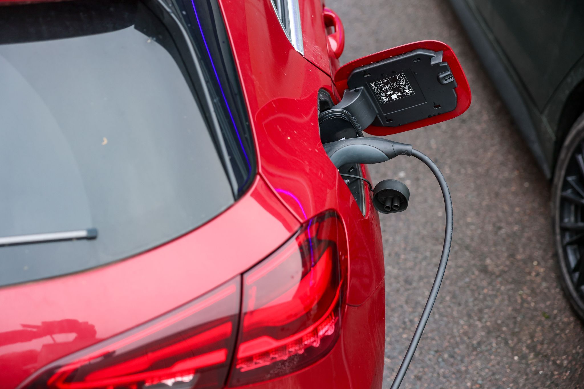 „E-Barometer“: Rekord bei Umstieg auf Elektroautos