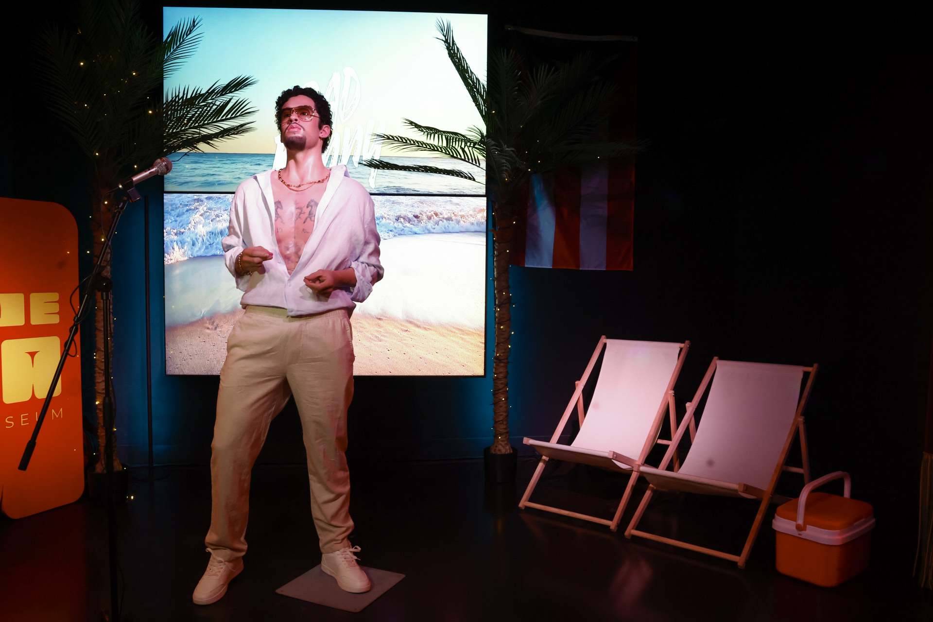 Bad Bunny se cuela en el Museo de Cera de Madrid a punto de iniciar su ...
