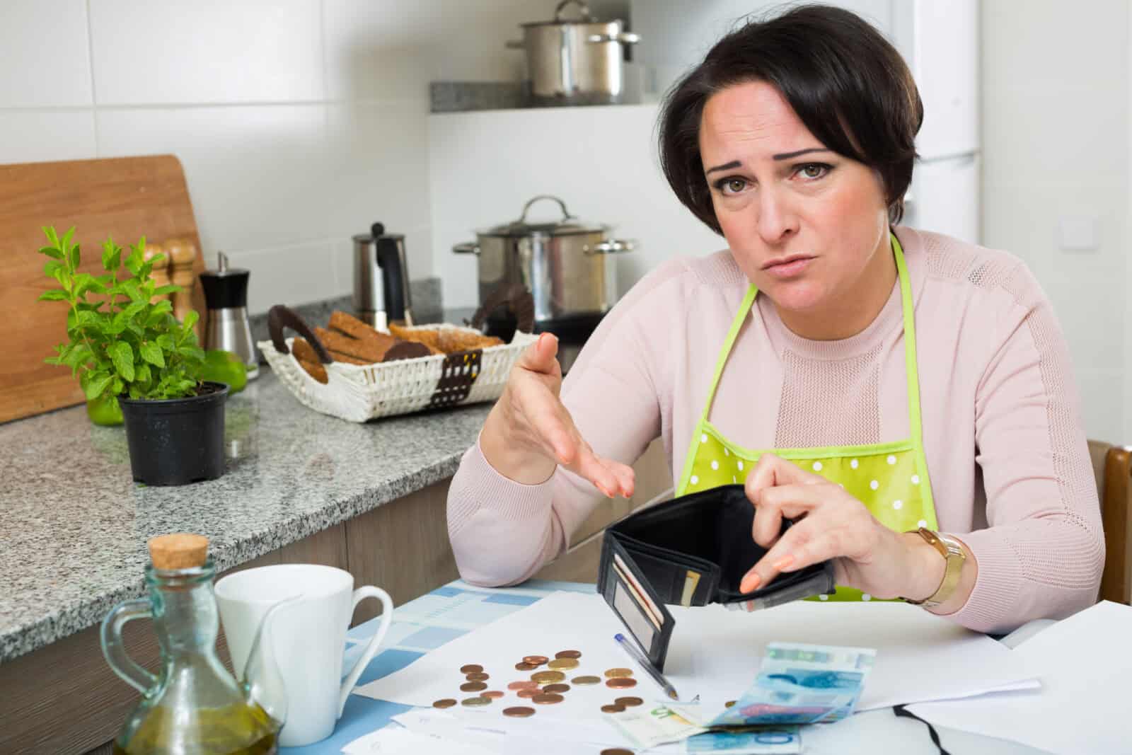 The reasons high-earning Americans are still feeling completely broke ...