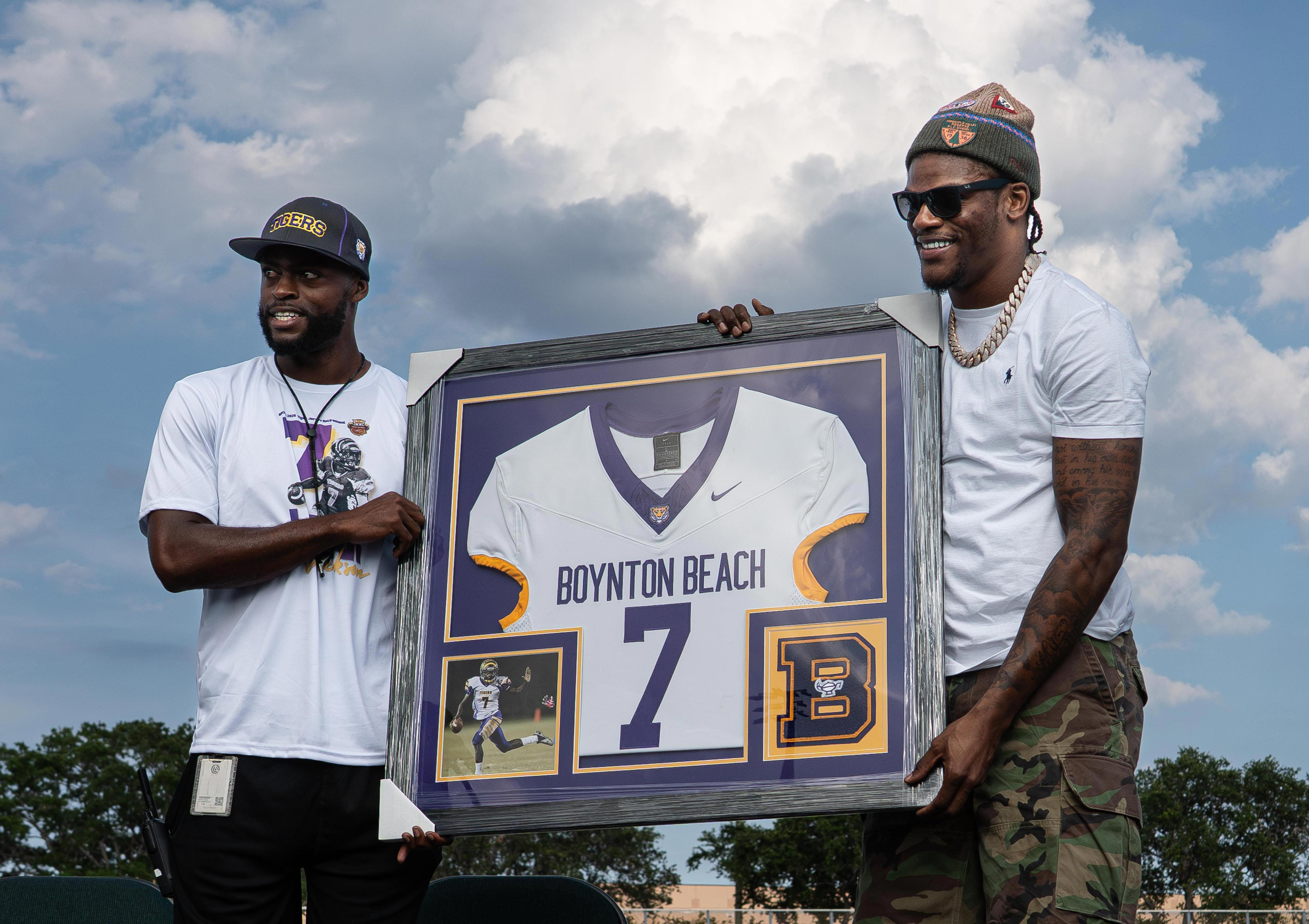 Lamar Jackson reflects on Boynton Beach High School jersey retirement