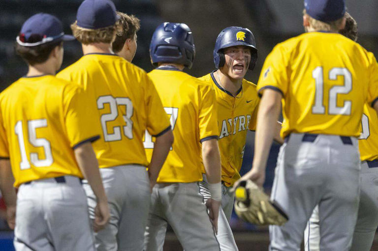 'It's what you live for, man.' Clutch plays take Sayre back to 11th ...