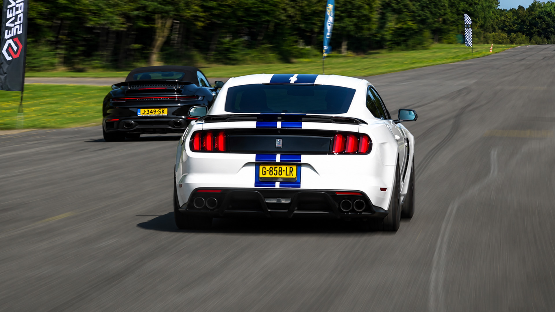A Shelby GT350 versus Porsche 911 speed showdown
