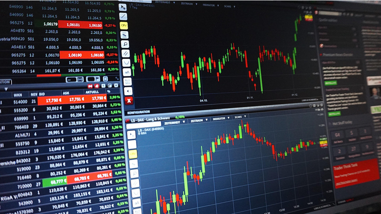 Ibovespa vira para queda com pressão externa e tensão no Oriente Médio