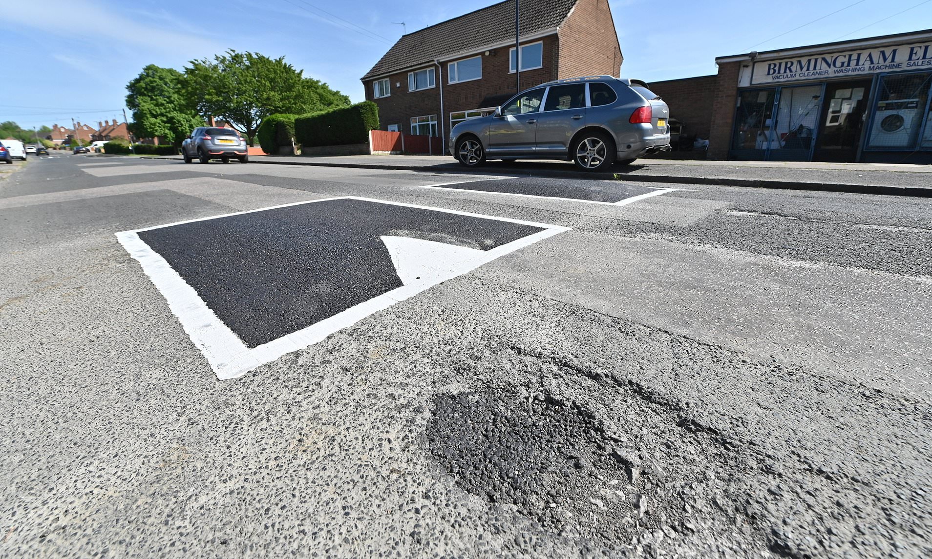 Bungling council installs speed bumps to slow drivers right next to the ...