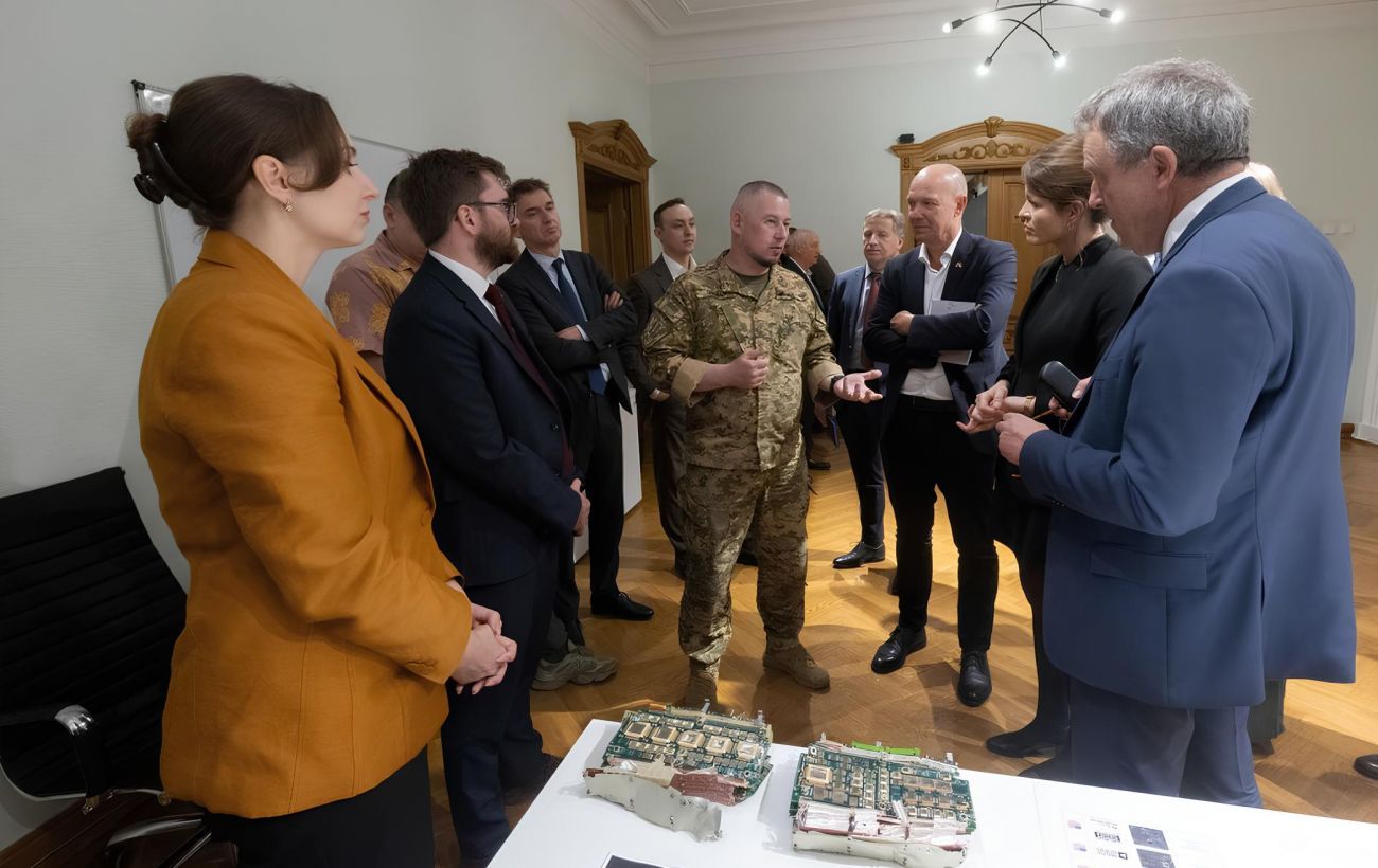 Russian Oreshnik missile launched at Ukraine shows Belarus connection