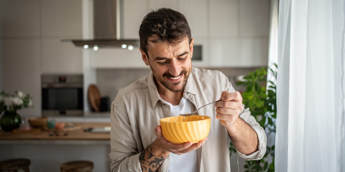 Boy kibble, che cos'è il nuovo trend food maschile che sembra cibo per cani