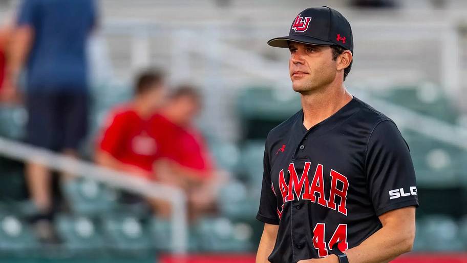 Houston's hiring of Will Davis earns praise from Alex Bregman among others