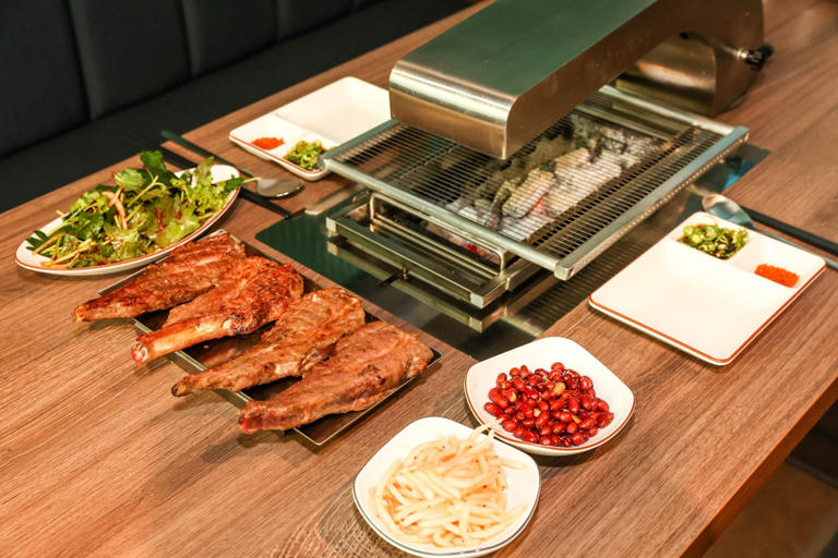 China barbecue chain willingly refunds diners US$162,000 for serving ...