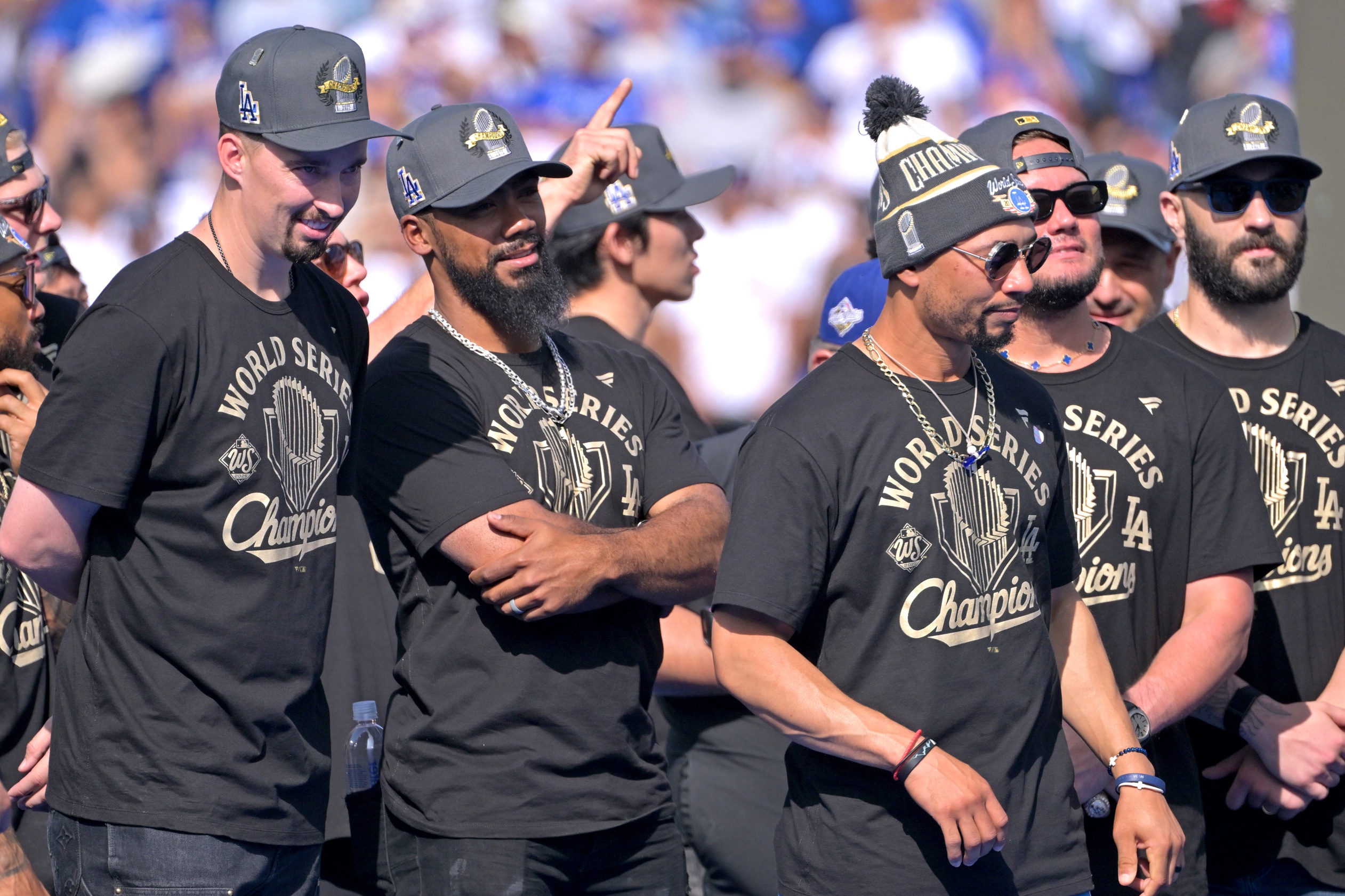 Dodgers should look to make trade after putting all-star outfielder on IL