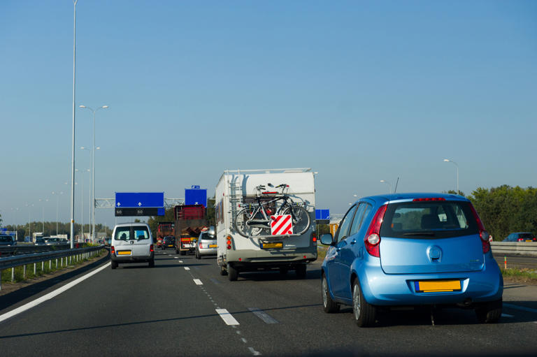 Nieuwe kilometerheffing vanaf 1 juli: dit ene woord op je kenteken ...