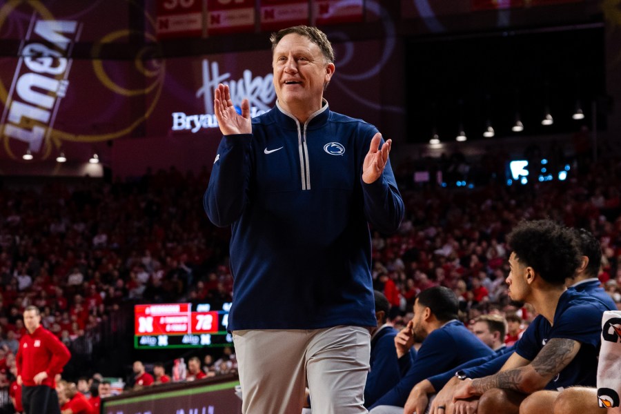 Penn State basketball signs two international recruits