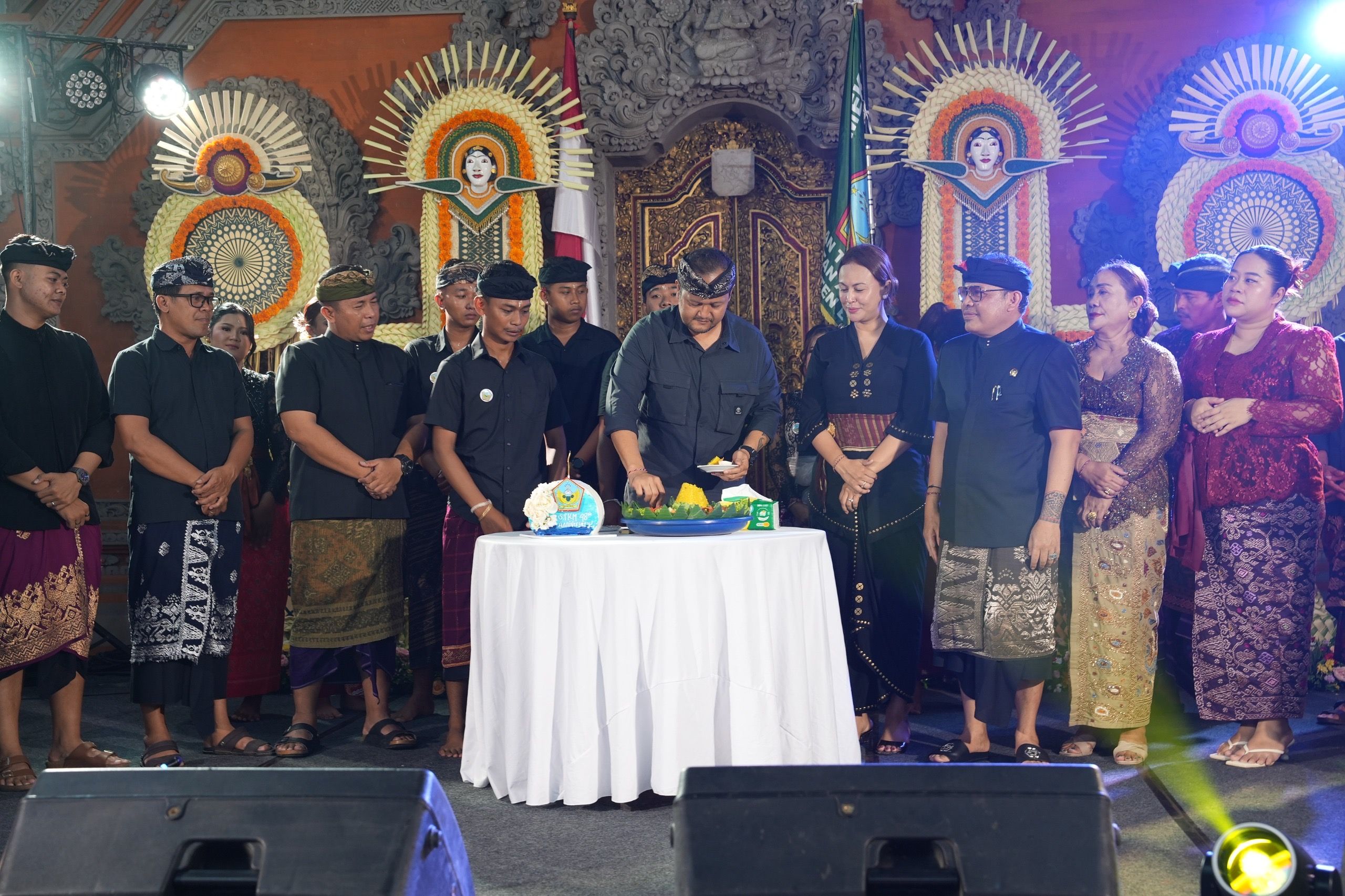 Wabup Badung hadiri HUT ke-48 ST Kusuma Mekar Banjar Gulingan Desa Adat ...