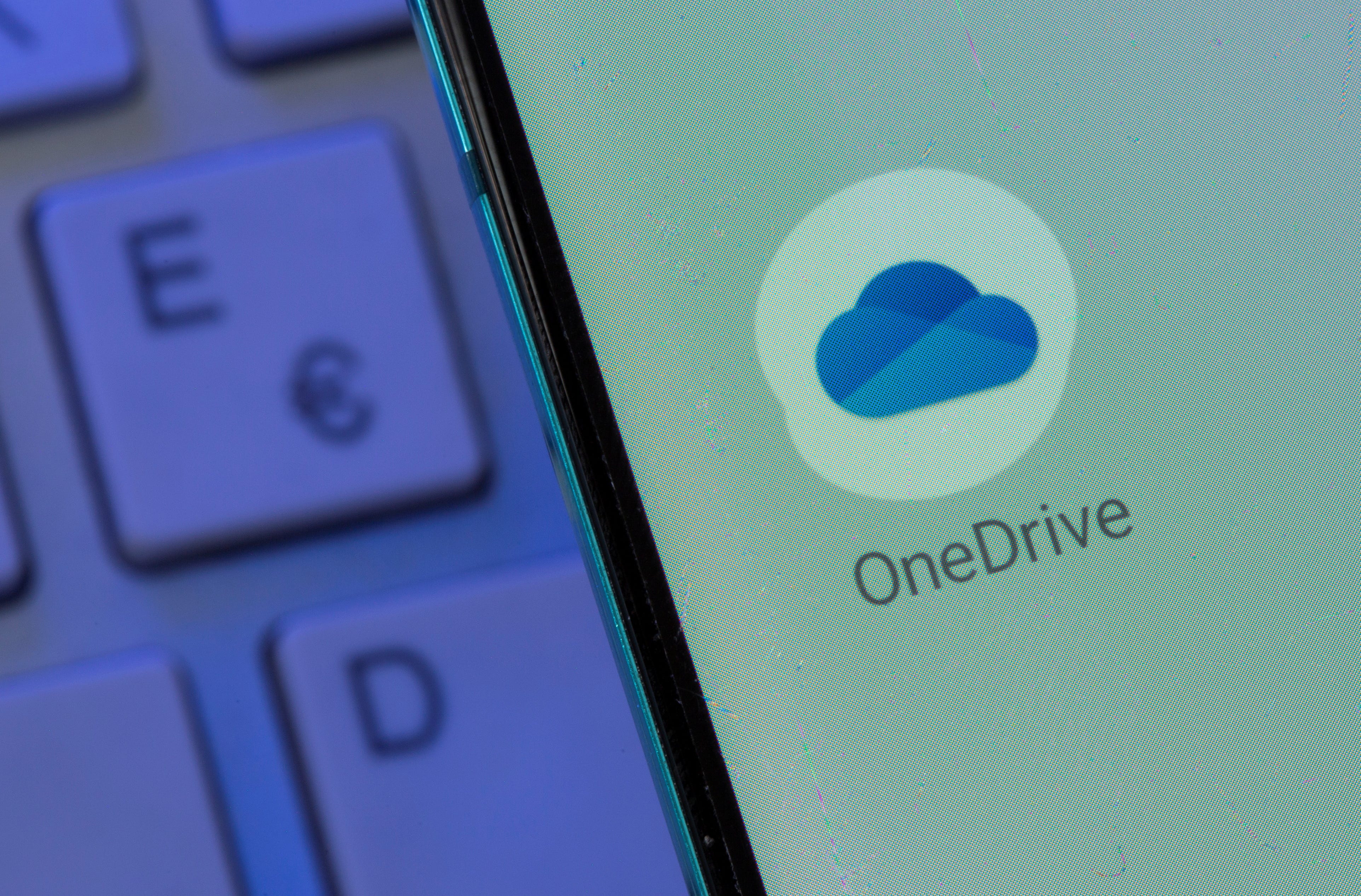 FBI warns Microsoft Outlook, OneDrive, Teams users of phishing scam
