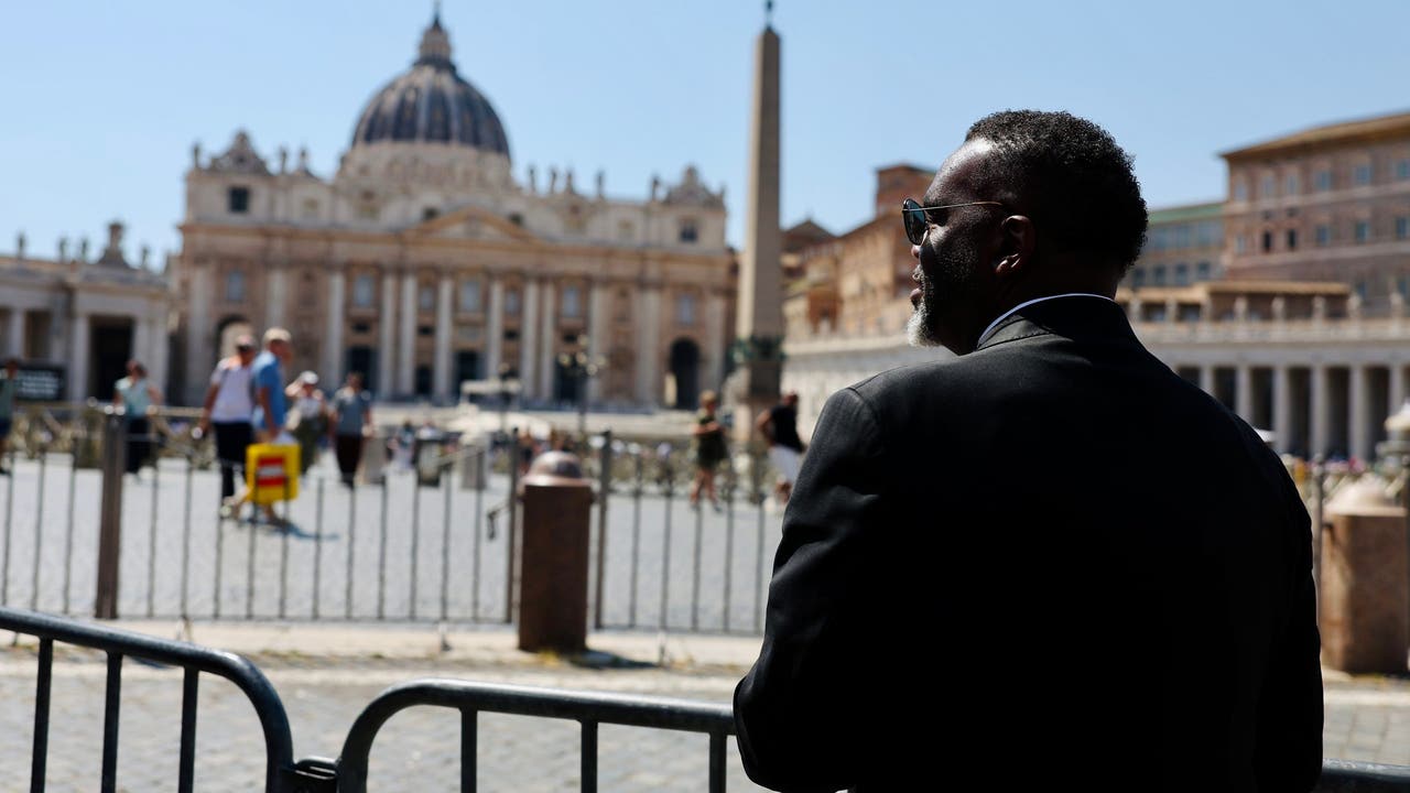 Johnson invites Pope Leo to Chicago, gifts him local gear and more ...
