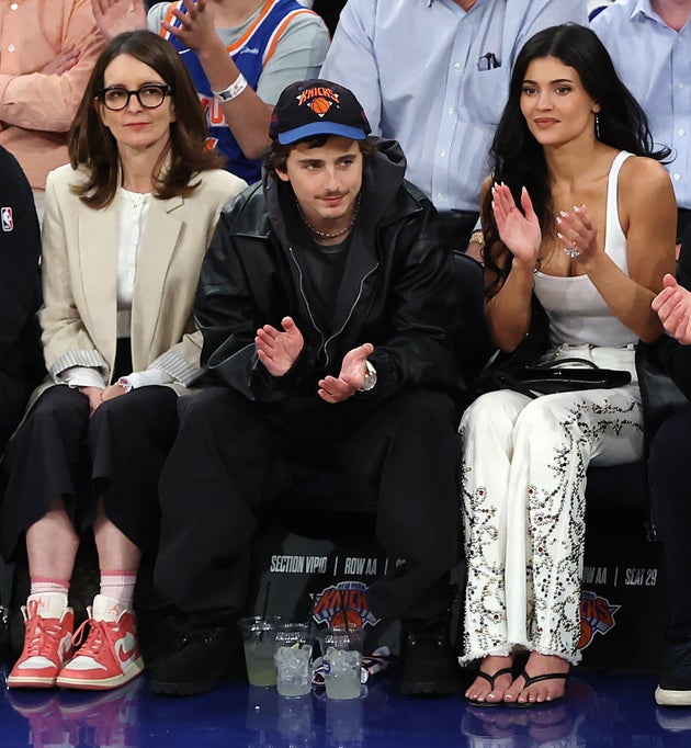 Tina Fey breaks her silence on those Timothée Chalamet ‘manspreading ...